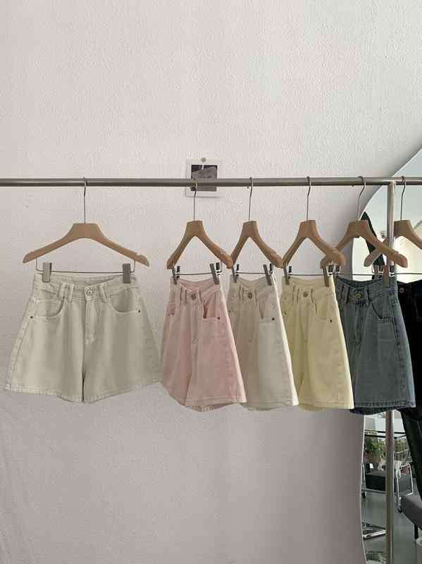 ・素材: 綿・スタイル: カジュアル、韓国風・パンツ丈: ショート・ウエスト: ハイウエスト・厚さ: 薄手・流行のデザイン: 継ぎ合わせ・カラー: オフホワイト, クリームイエロー, ブルー・サイズ: S, XL・主な素材の含有量: 95%...