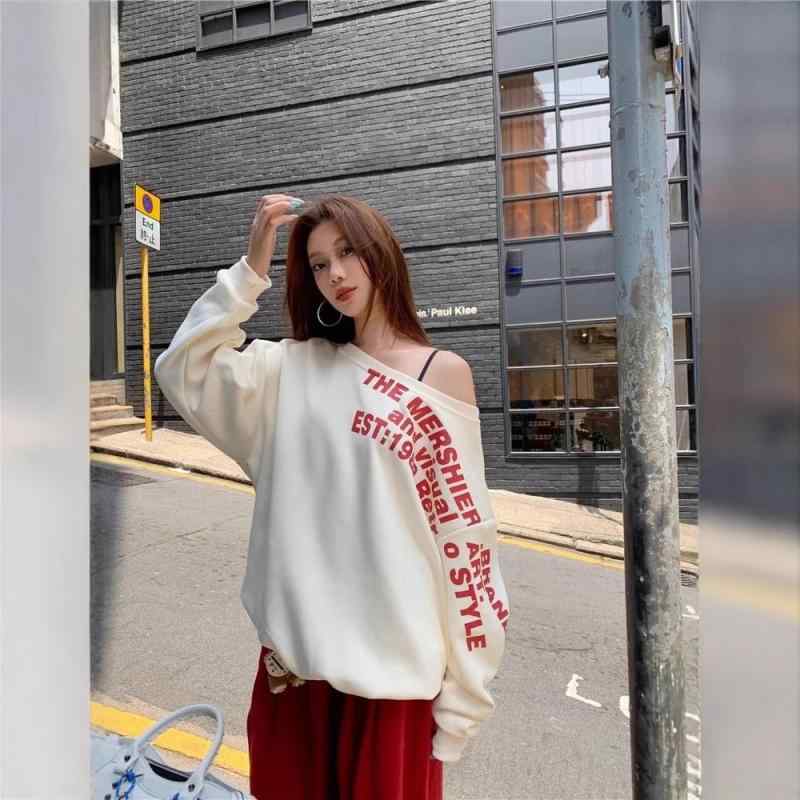 ・柄: 字母/数字/文字・スタイル: プルオーバー・フィット: ゆったり・組み合わせ: シングル・着丈: ミドル丈(65cm<着丈≤80cm)・袖丈: 長袖・袖のタイプ: レギュラー袖・ネックライン: 斜めネック・厚さ: 普通・流行の...