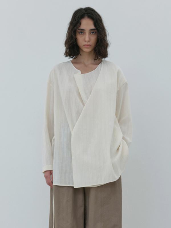 ・柄: 無地・袖丈: 長袖・デザイン: 配色・着丈: ミドル丈(65cm<着丈≤80cm)・ネックライン: ラウンドネック・袖のタイプ: ドロップショルダー・ポイント: リボン・カラー: ホワイト・サイズ: フリーサイズ・スタイル: ...