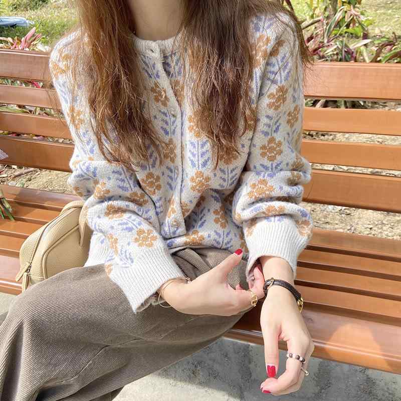 ・素材: 腈纶, 氨纶, 粘纤・柄: 碎花・厚さ: 厚手・毛糸の太さ: 普通・スタイル: OL通勤・タイプ: カーディガン・シルエット: ゆったり・袖丈: 長袖・ネックライン: ラウンドネック・着丈: 短め(40cm＜着丈≤50cm)・カラ...