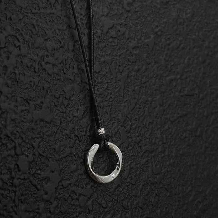 ・処理工芸: 電気メッキ・造型: 菱形、水滴形、幾何型・チェーンスタイル: 常規チェーン・多層構造: 否・ペンダント素材: 銀メッキ・周長: 51cm-60cm・カラー: XL148モビウス円環平安バックルネックレス・流行要素: 平安バック...