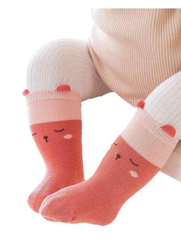 ・童袜材质: 精梳棉・儿童袜类别: 地板袜・童袜工艺: 提花・童袜功能: 透气,吸汗・筒高: 中筒・是否有跟: 是・是否脚踩: 是・厚薄: 加厚・图案: 卡通・主要材质: 綿・針数: 12～14針/3cm・颜色: オレンジ、西红、ピンク (...