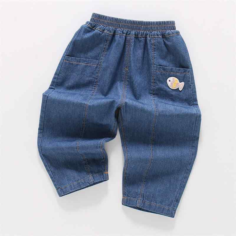 ・スタイル: カジュアル・パンツ丈: 長ズボン・種類: ジーンズ・主な生地の組成: 綿・主な生地の組成含有量: 100%・厚さ: 薄手・対象性別: 女の子・柄: キャラクター、文字・生地の加工: 柔らかい・要素: キャラクター・フィットシー...