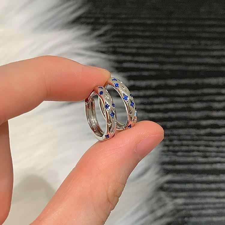 ・造型: 几何型・処理工艺: 电镀・カラー: 银色藍钻一对, 银色白钻一对, 金色白钻一对, 金色藍钻一对・スタイル: 冷淡风・风格分类: 个性风潮・製品カテゴリ: 耳饰・対象: 女式・流行元素分類: 無