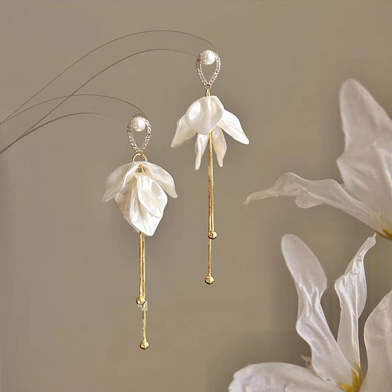 ・処理方法: 手工・デザイン: 花・カラー: 貝殻花朵長款流蘇耳環, 貝殻花朵長款流蘇耳夾・人気要素: 花弁・スタイル: スイート・対象: レディース・人気の要素分類: 植物の花