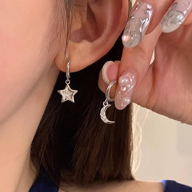 ・造型: 星形・処理工芸: 電気メッキ・色: EH3730, EH3731・流行要素: 環形・スタイル: 小众・スタイル分類: 個性風潮・製品カテゴリ: 耳飾り・対象者: 女性・流行要素分類: 幾何学
