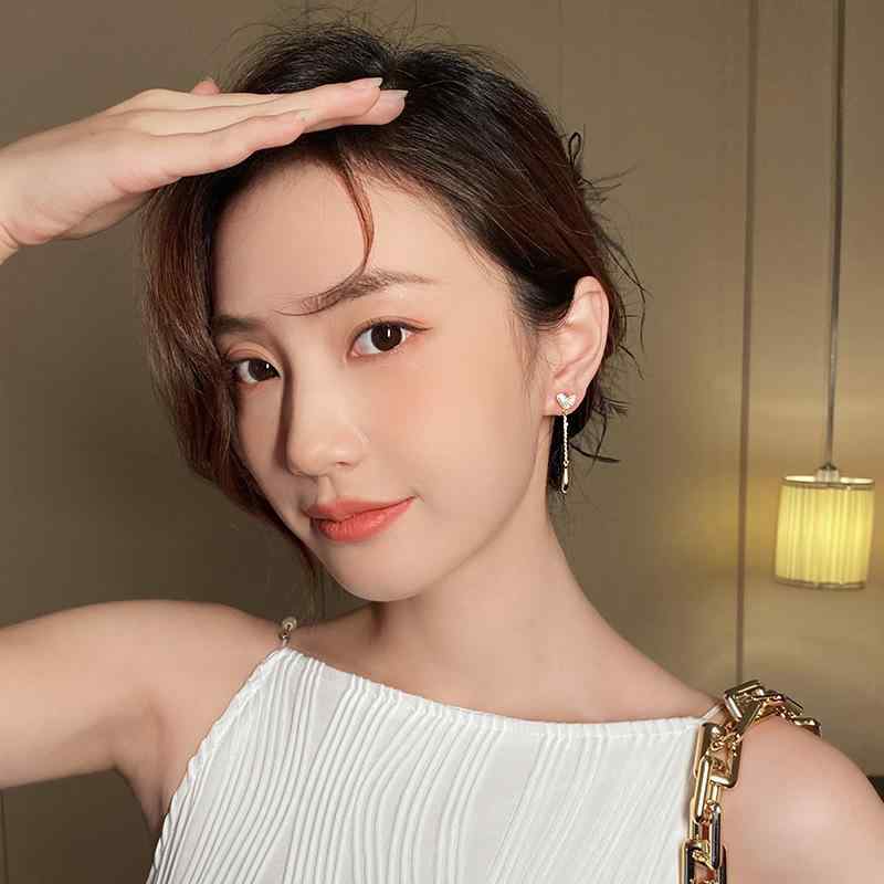 ・造型: 心形・色: 黄金色・流行要素: 愛心/心形・スタイル: 軽奢風・製品カテゴリ: 耳飾・対象: 女式・流行要素分類: 形状/图案