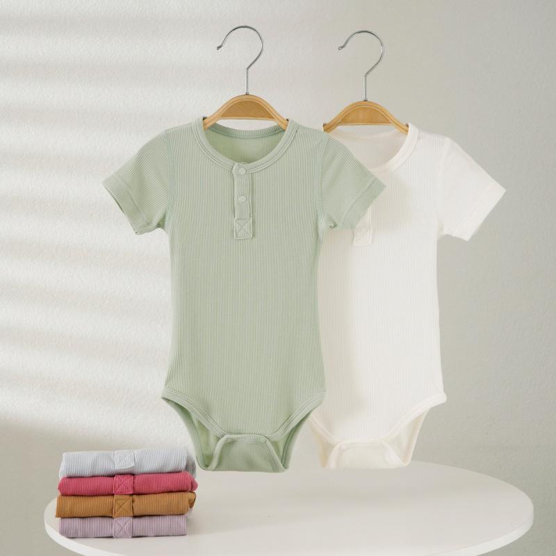 [ "・素材: モダール", "・袖丈: 半袖", "・対象年齢: 新生児(0~1歳、80cm以下)", "・性別: 男女兼用", "・スタイル: カ...