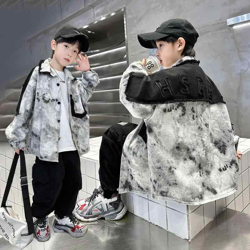 ・性別: 男児・対象年齢: 中・高学年 (8歳以上、140cm以上)・ネックライン: ポロネック・スタイル: 韓国風・柄: その他・安全レベル: C・生地名: デニム/綿・留め具: シングルブレスト・裏地成分: 96%-100%・主な生地成...