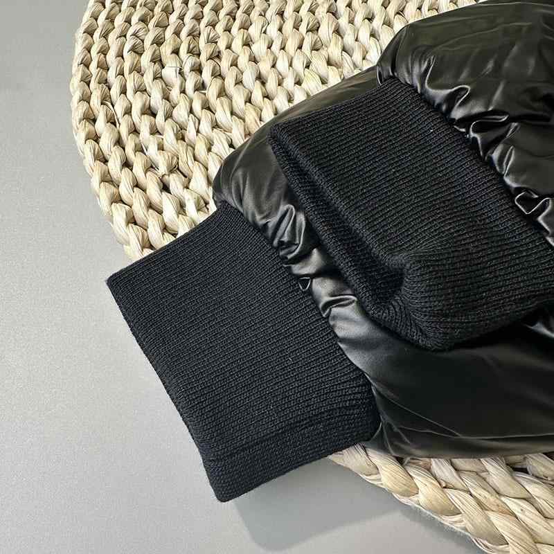 ・性別: 男女兼用・対象年齢: 中高学年(8歳以上、140cm以上)・スタイル: カジュアル・柄: 無地・詰め物: ホワイトダックダウン・ダウン含有量: 86%~90%・フード: 取り外し不可・要素: トレンド・実写画像: モデルなし・種類...