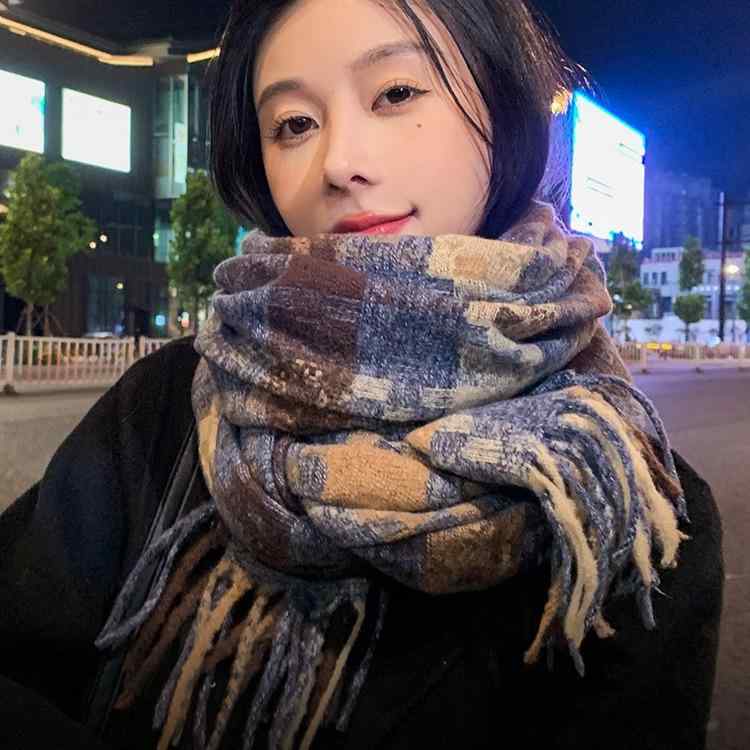 ・編み方: 経編・流行の要素: 格子柄・機能: 保温・スタイル: ミドルロング・カラー: 黒灰色, ブルーコーヒー色, カーキ色, 緑色・主素材の含有量: 71-80%・生地の名称: アクリル・主素材: アクリル・サイズ: 200cm×55...