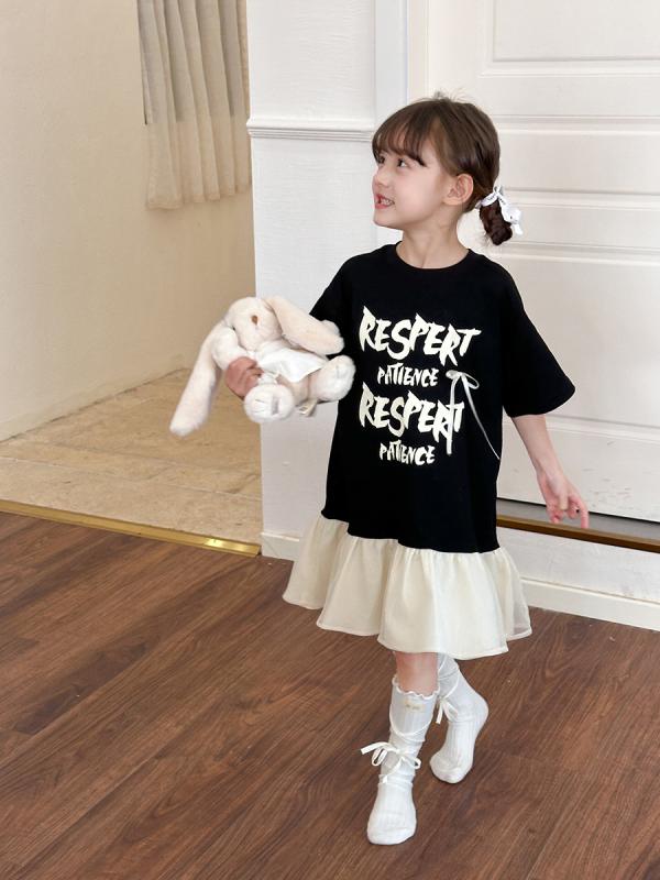 ・スタイル: 韩版・面料名称: 一品棉拼接泡泡纱・裙类别: 连衣裙・安全等级: B类・主な素材: 綿100%・適合年齢: 中小童(3~8歳，100~140cm)・柄: 字母・款式: 半袖・裙摆样式: 荷叶边裙・要素: かわいい・カラー: ブ...