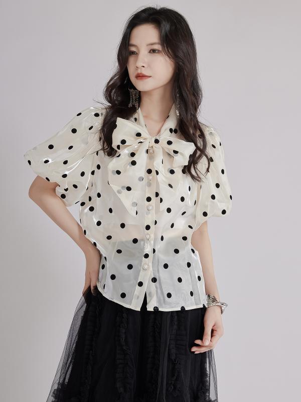 ・素材: ポリエステル・柄: 波点・スタイル: プルオーバー・袖丈: 半袖・ディテール: リボン・ネックライン: リボン・袖のタイプ: パフスリーブ・カラー: アプリコット・サイズ: フリーサイズ・フィット: レギュラー・着丈: ミドル丈・...