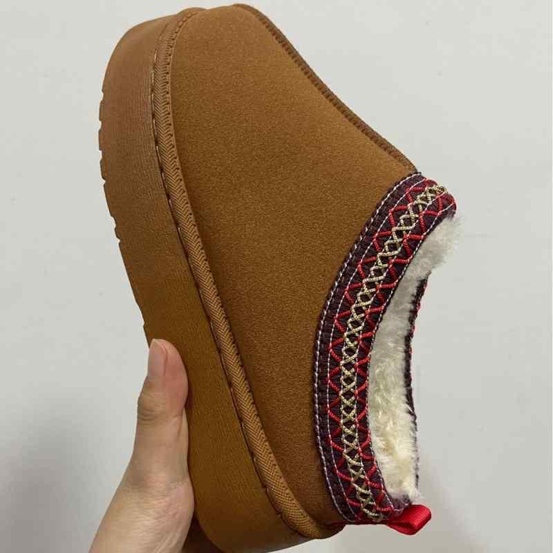 ・機能: 軽量,保温・靴の材質（甲）: 牛スエード・靴底の材質: 合成底・つま先の形状: ラウンドトゥ・ヒールの形状: ウェッジヒール・スタイル: ミニマル・着用方法: スリッポン・適用シーン: カジュアル・カラー: ブラック,カーキ,ブラ...