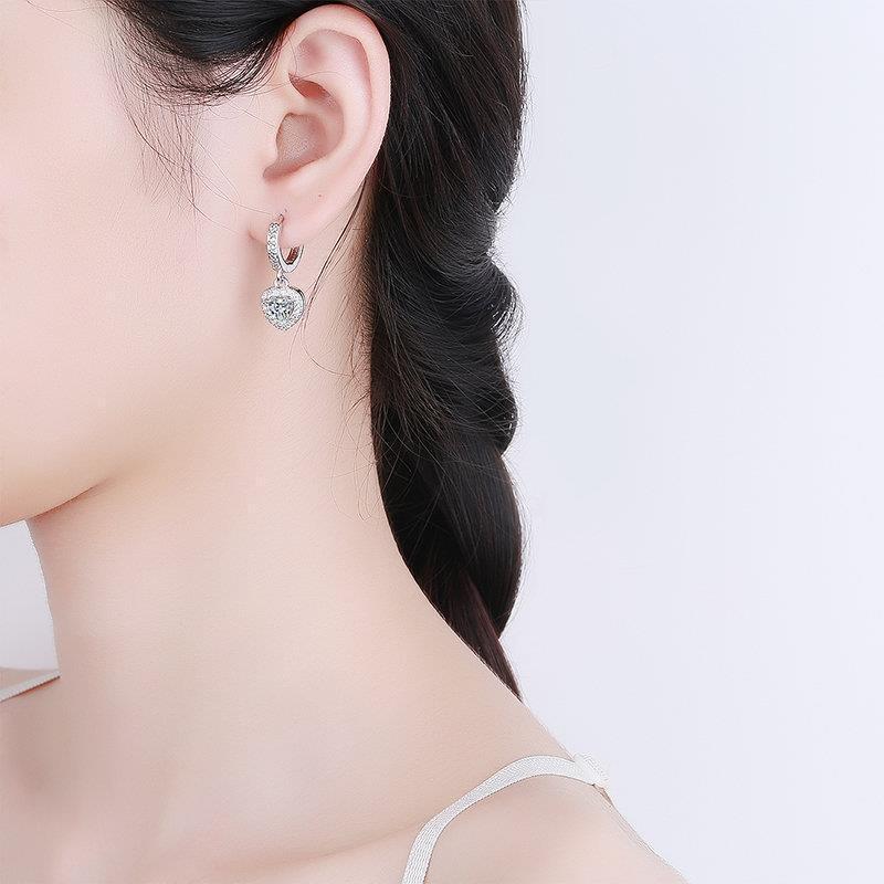 ・造型: 心形・処理工芸: 電気メッキ・カラー: 白金色, 黄金色・流行元素: 楕円, 波点, 環形・スタイル: 韓国版・商品カテゴリ: イヤリング・対象者: 女性・流行元素分類: 幾何学