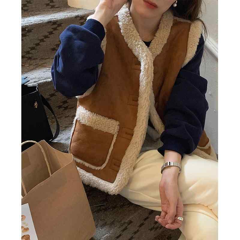 ・领型: V字领・面料名称: 麂皮绒・颜色: 棕色・尺码: S,M・风格类型: 气质通勤・门襟: 单排多扣・风格: 通勤风・适用年龄段: 成人・适用性别: 女・版型: 宽松型・产品类别: 马甲/背心