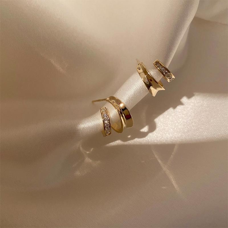 ・造型: 几何型・処理工芸: 電鍍・カラー: 金色, 銀色・耳針材質: 925銀・対象: 女式・製品カテゴリ: 耳飾