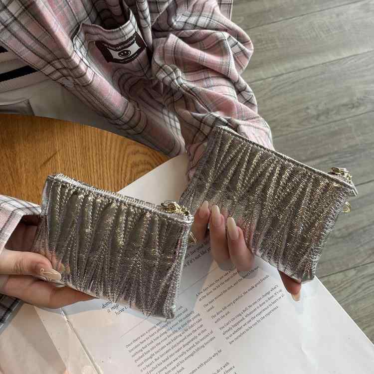 ・素材: 真皮・皮質: 牛革・柄: 無地・スタイル: スウィート・対象: 女性・裏地: ポリエステル・財布タイプ: コインケース・カラー: シルバー・機能: 収納・製品カテゴリ: 零銭入れ