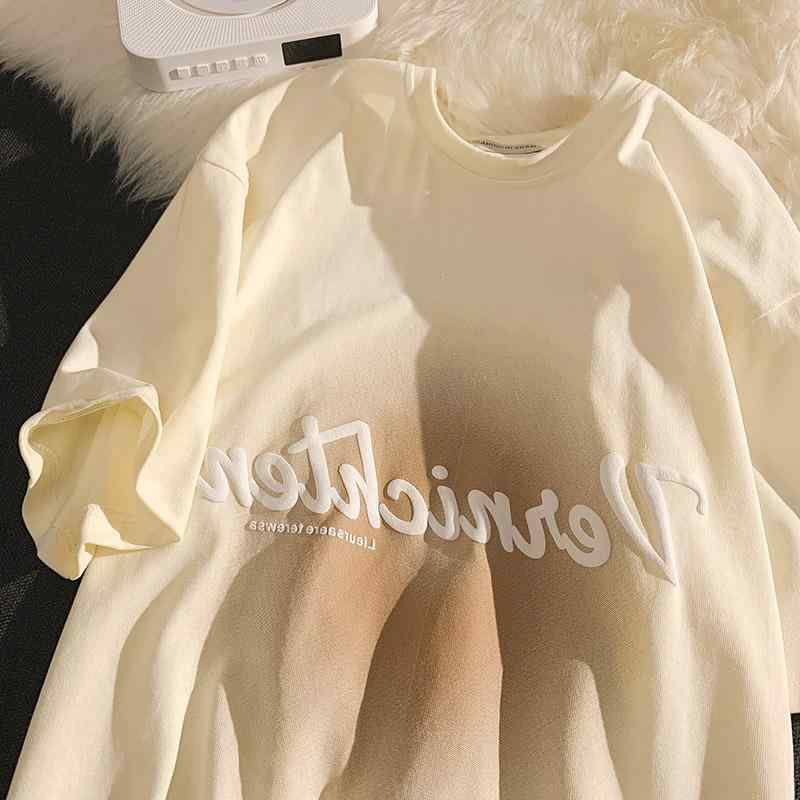 ・カテゴリ: Tシャツ・スタイル: 清新甜美・主な素材: 牛奶丝・柄: プリント・袖丈: 短袖・ネックライン: クルーネック・フィット: ワイド・丈: ミドル・カラー展開: 杏色、ピンク、ライトブルー・サイズ展開: M、L、XL、XXL