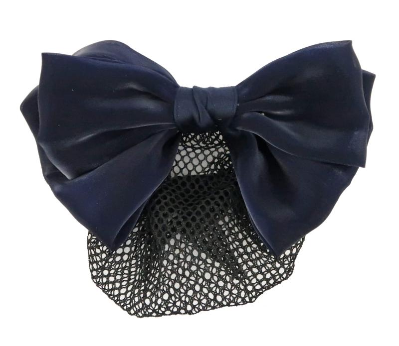 リボン バレッタ シニヨン ネット付き 大きめシンプルなリボンはカクテルサテンオーガンザ（日本製） シャリシャリ ツヤツヤシニヨン（お団子）のアップヘアはお任せ。サイズ：リボン：15．0 × 9．0 cm、とめ金はさみ幅：6．0 cm、　重...