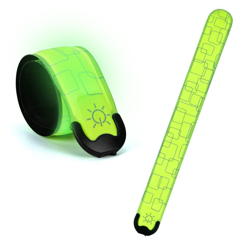 kihutor LEDアームバンド ランニング ライト 充電式 巻き付く ウォーキング 点滅機能 3種点灯モード 反射視認性300m 防水 明るい 光る 蛍光 夜間 反射材 腕 事故防止 (グリーン)【3種点灯モード】 LEDアームバンド三...