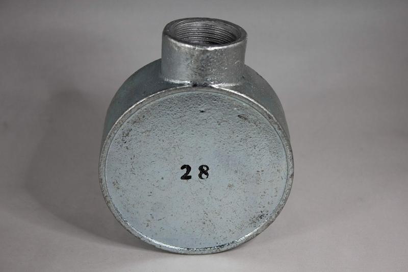 外山電気 丸形露出ボックス 厚鋼用 HDZ 溶融亜鉛めっき 1方出 サイズ28 O1Z28溶融亜鉛めっき付着量 : 300g/m2以上規格 : JIS C 8340・電気用品安全法マーク (特定電気用品外)