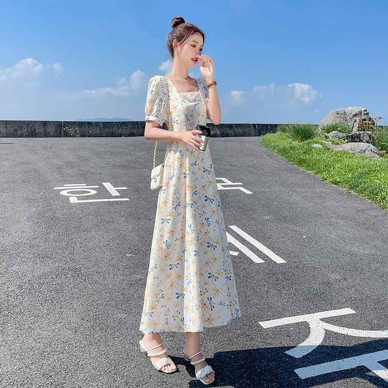 ・图案: 碎花・工艺: 拼贴/拼接・款式: 其他・组合形式: 单件・裙长: 中长裙・裙型: 其他・领型: POLO领・袖型: 泡泡袖・袖长: 短袖・腰型: 低腰・流行元素: 3D/立体图案・主面料成分: 雪纺・主面料成分2: 雪纺・颜色: ...