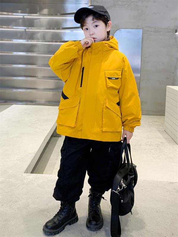 ・性別: 男・機能: 防水、保暖、防風・主な素材: ポリエステル繊維（ポリエステル100%）・フード: あり・裏地: ポリエステル繊維（ポリエステル）・着脱可能: あり・カラー展開: 黄色、赤色・セット内容: 2点セット・内胆: あり・防水...