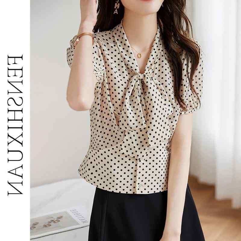 ・カテゴリ: シャツ・スタイル: 通勤、韓系風、気質通勤、快適レジャー・主な素材: ポリエステル90-95%・柄: ドット・デザイン: 蝶ネクタイ・袖丈: 短袖・フィット: タイト・衣丈: 普通(50-65cm)・ネックライン: Vネック・...