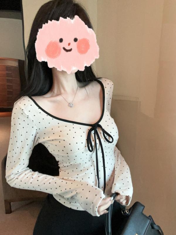 ・カテゴリ: Tシャツ・スタイル: 日韓カジュアル、慵懶風・主な素材: ポリエステル90-95%・柄: ポルカドット・袖丈: 長袖・ネックライン: クルーネック・フィット感: スリム・衣丈: 普通(50-65cm)・カラー展開: ベージュ・...