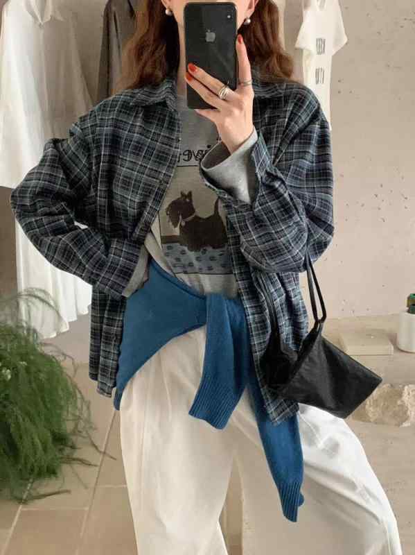 ・カテゴリ: シャツ・スタイル: 潮流風・主な素材: 有機綿80-90%・柄: 条紋/格子・袖丈: 長袖・版型: 寛松型・衣丈: 普通款・ネックライン: 翻領・袖型: 聳肩・流行要素: 立体裝飾・襟型: 単排多扣・カラー展開: 暗色格紋・サ...