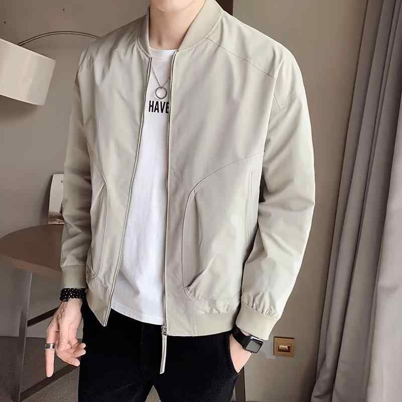 ・カテゴリ: ジャケット・スタイル: スポーツ・対象年齢層: 18-24歳・ネックライン: スタンドカラー・フィット: ルーズフィット・フロント: ジップ・フード: フードなし・厚み: 普通・柄: 無地・素材: ポリエステル混紡・主素材: ...