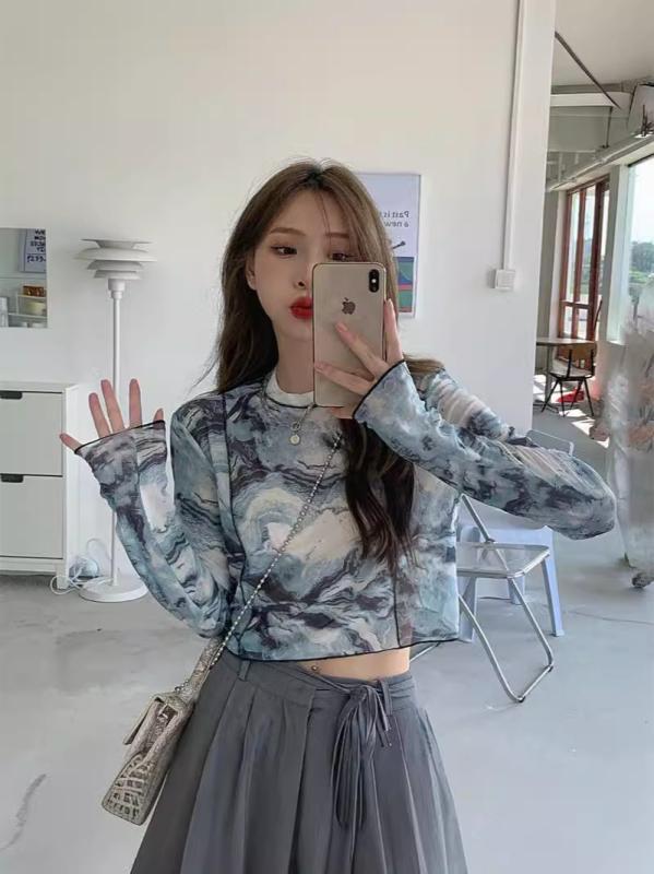 ・カテゴリ: Tシャツ・スタイル: 街頭潮人、歐米風・主な素材: ポリエステル80%～90%・ネックライン: 圓領・袖丈: 長袖・袖型: 通常袖・衣長: 短款・流行要素: 露肚臍