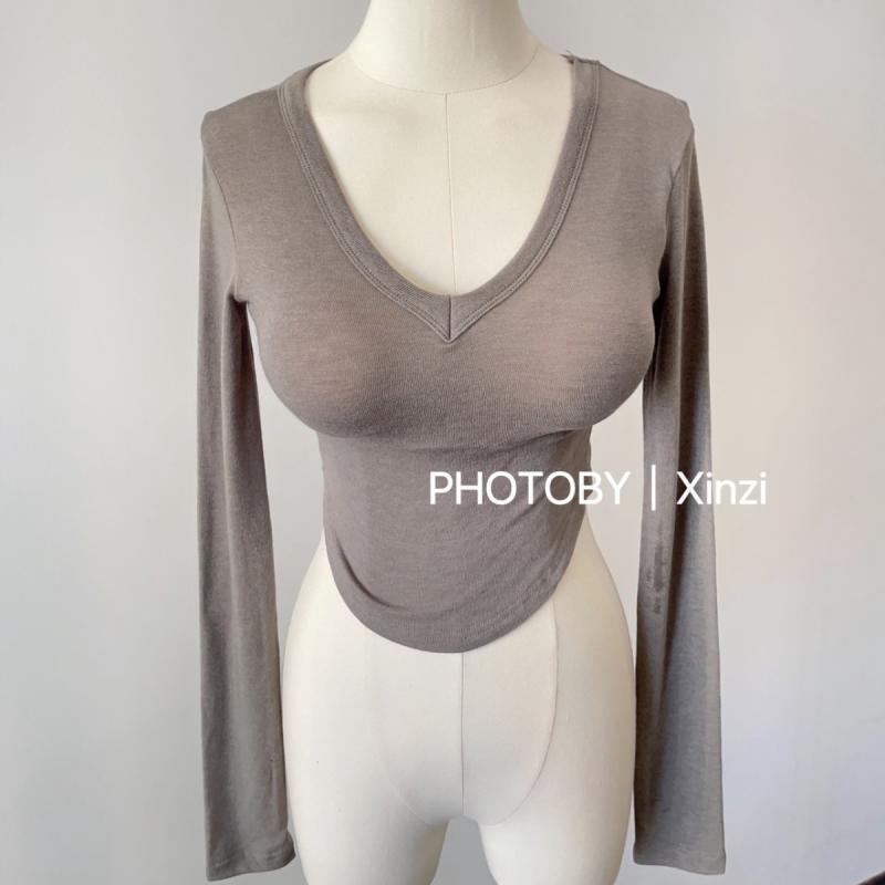 ・主な素材: モダール90%-95%・袖丈: 長袖・スタイル: 清新甜美、温柔風・版型: 修身型・衣長: 短款・ネックライン: Vネック・袖型: 通常袖・カラー展開: ブラック、ホワイト、ベージュ、ピンク、グレー・サイズ展開: 均码・カテゴ...