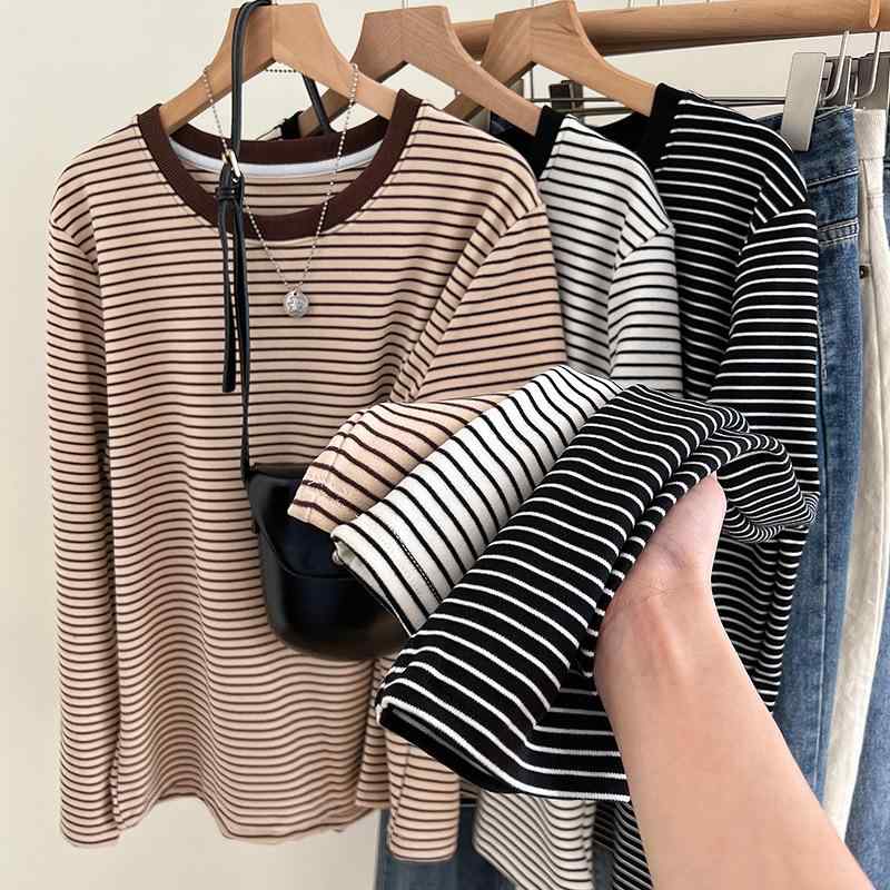 ・カテゴリ: Tシャツ・スタイル: 韓国系・主な素材: ポリエステル80%以上・柄: ストライプ/チェック・袖丈: 長袖・ネックライン: クルーネック・カラー展開: 白ストライプ、黒ストライプ、ブラウンストライプ・サイズ展開: S、M、L、XL