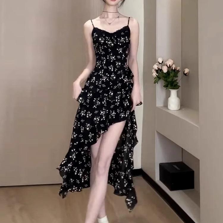 ・スタイル: 文艺复古、中国風・主な素材: PVC 30%以下・パターン: 碎花・スカートタイプ: Aライン・ネックライン: 吊带・袖丈: 無袖・ウエスト: 高腰・カラー展開: ブラック・サイズ展開: S、M、L、XL、2XL・カテゴリ: ...