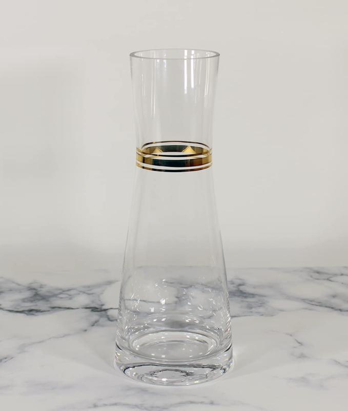 ガラス花瓶ガラスの花瓶：お花の美しさを引き出すシンプルで上品なガラスベースです。お部屋や飾るスペースも選ばずに使用できるスタンダードデザインです。サイズ表記に多少の誤差が生じる場合があります。あらかじめご了承ください。