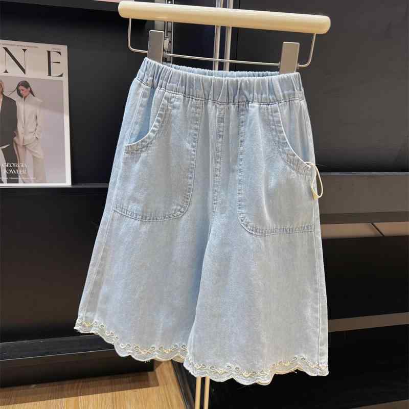 ・カテゴリ: 童用牛仔パンツ・スタイル: 韓版・主な素材: 綿51%以上・パンツ丈: 九分丈・適用性別: 女・適合身長: 90cm、100cm、110cm、120cm、130cm・カラー展開: 浅ブルー・要素: レース・ウエスト: ミッドラ...