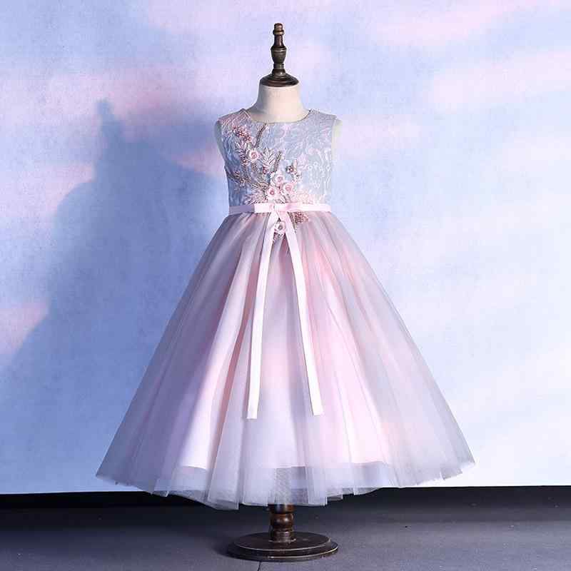 ・カテゴリ: 童礼服・礼服タイプ: 婚礼服・適用性別: 女・主な素材: ポリエステル75%、綿25%・加工: プリーツ、フェイクファー・要素: レース、プリンセス・カラー展開: グレー系パステル・サイズ展開: 110、120、130、140...