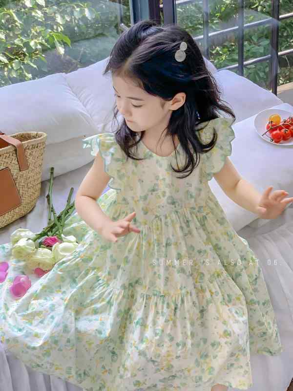 ・カテゴリ: 連衣裙・主な素材: 綿98%・柄: 花朵・袖丈: 短袖・スタイル: 公主裙・要素: 可愛・カラー展開: 小飛袖、泡泡袖緑・サイズ展開: 100cm、110cm、120cm、130cm、140cm、150cm、160cm・対象年...