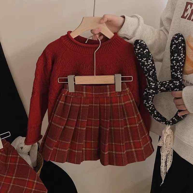 ・対象: 女児・カテゴリ: 童セットアップ・スタイル: 韓国風・セット内容: 2点セット・袖丈: 長袖・フード: なし・加工: 柔軟加工・厚み: 厚手・柄: チェック・素材: ニット・主素材: アクリル31%以上・安全基準: Bクラス・着用...