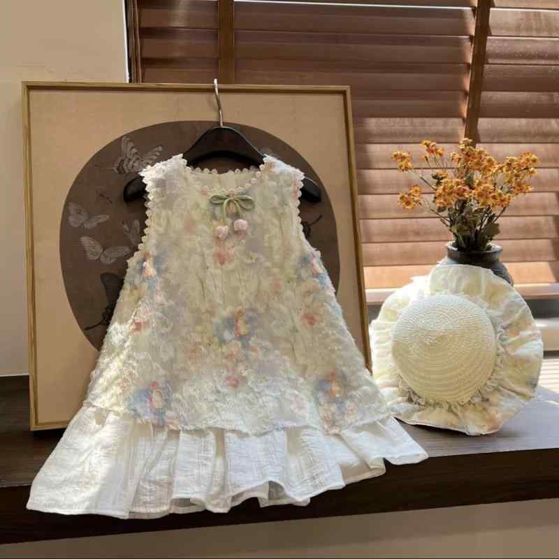 ・カテゴリ: 童スカート・スタイル: プリンセス・主な素材: 綿50%・柄: 花・袖丈: 無袖・スカートタイプ: 吊帯スカート・スカート丈: Aライン・カラー展開: 背心スカート+帽子、背心スカート・サイズ展開: 80、90、100、110...