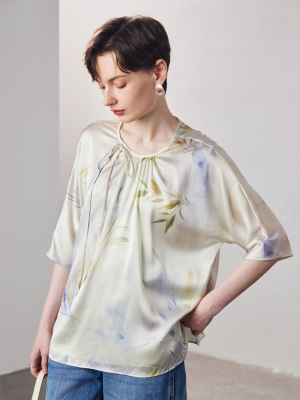・カテゴリ: Tシャツ・主な素材: 真丝90%-95%・柄: 植物花卉・袖丈: 短袖・スタイル: 通勤風・フィット: ワイド・衣丈: 普通・ネックライン: ラウンドネック・カラー展開: ブルーグラデーション、ピンクパープルプリント・サイズ展...