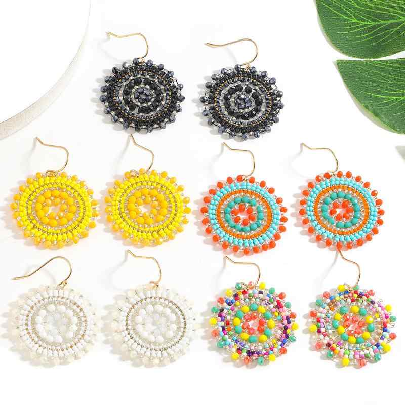・カテゴリ: 耳飾・スタイル: 簡約、ファッショントレンド・主な素材: 仿珍珠・カラー展開: ブラック、ブルーレッド、ホワイト、オレンジ、カラフル・流行要素: 円形