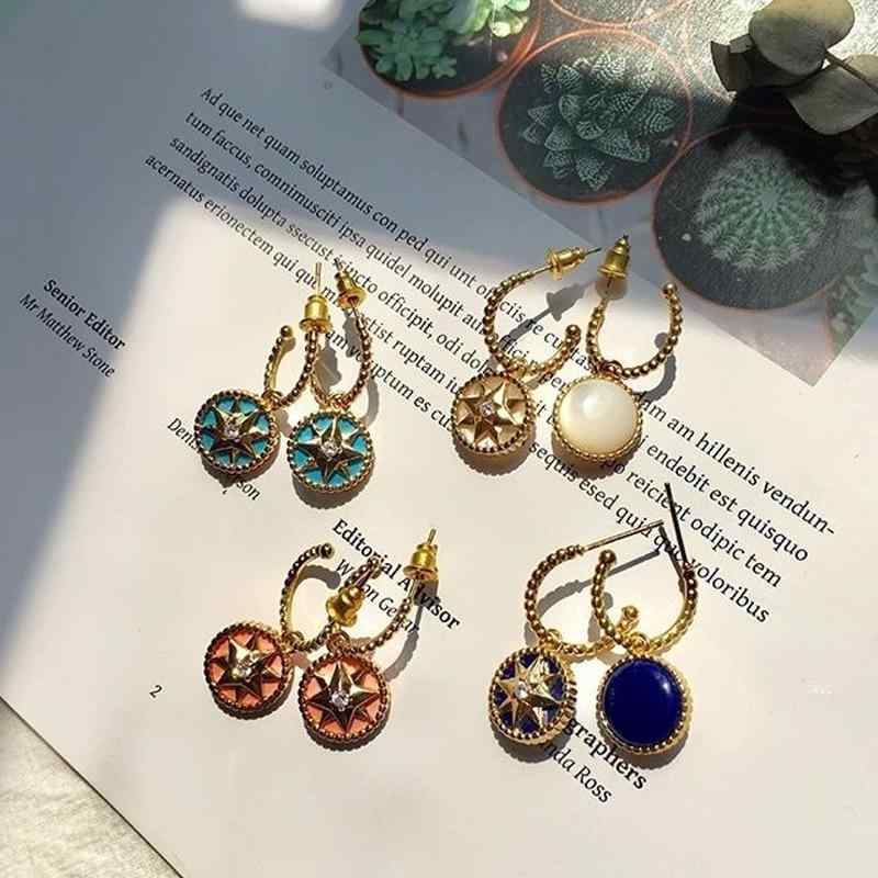・主な素材: 銅+K金+半宝石・加工方法: 電鍍・スタイル: 簡約・スタイル分類: ファッショントレンド・カテゴリ: イヤーアクセサリー・対象: 女性用・流行要素: 貝殻、星・カラー展開: 赤、ティファニーブルー、青、黒、白貝母天然色、ピン...