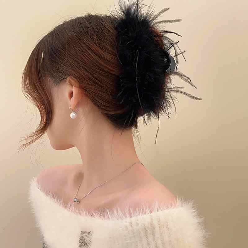 ・カテゴリ: ヘアアクセサリー・スタイル: 韓風・スタイル分類: 清新甜美・素材: 羽毛・加工: 手作業・タイプ: グラブクリップ・流行要素: 羽毛・対象: 女性用・装飾素材: 非装飾・カラー展開: ブラック8cm、ホワイト8cm、ブラック...