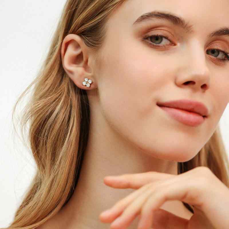 ・カテゴリ: 耳飾・スタイル: 簡約、ファッション通勤・主な素材: 925銀・形状: 花卉・流行要素: 花弁、植物花卉・カラー展開: 白金色、黄金色、玫瑰金色・重量: 0.8g・対象: 女式