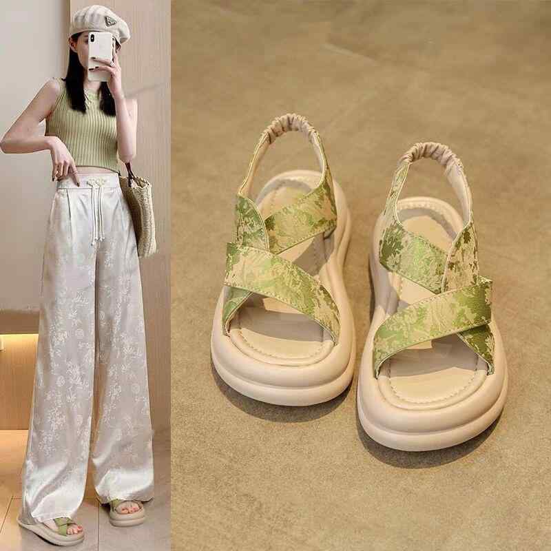 ・カテゴリ: ローマサンダル・スタイル: ローマスタイル・靴面素材: 布・つま先形状: 丸型・靴底素材: ゴム・着用方法: ゴムバンド・内側素材: PU・カラー展開: 緑、黒、白・サイズ展開: 35、36、37、38、39、40