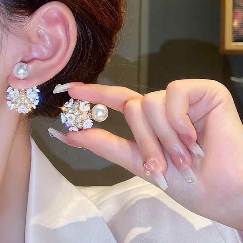 ・形状: 花卉・加工: 電镀・カラー展開: 金色・カテゴリ: 耳饰