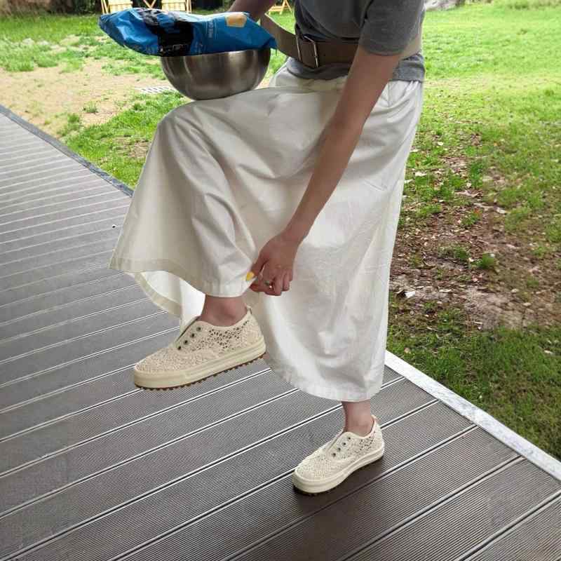 ・カテゴリ: 漁夫鞋・スタイル: 休闲・流行要素: 浅口・つま先形状: 圆头・素材: 蕾丝网+钻・内里素材: 进口织物・かかと高さ: 中跟（3-5cm）・パターン: 纯色・かかと形状: 平跟・ソール製法: 粘胶鞋・着用方法: 前系带・シュー...